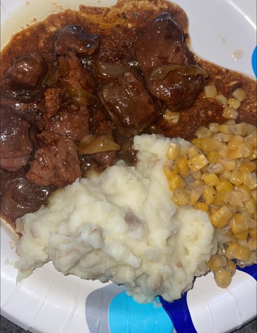 Creamy Crockpot Beef Tips Over Mashed Potatoes – Cheap Simple Recipes